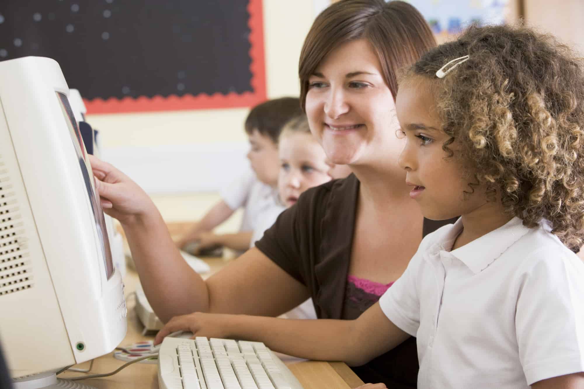 Why should I consider Digital Signage in my School?